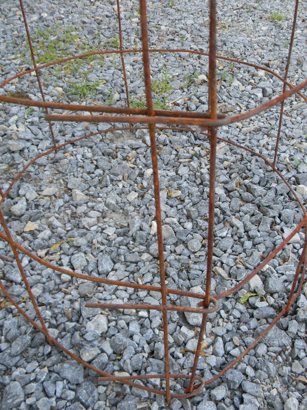 Home Joys: Make Your Own Tomato Cages Home Joys: Make Your Own Tomato Cages