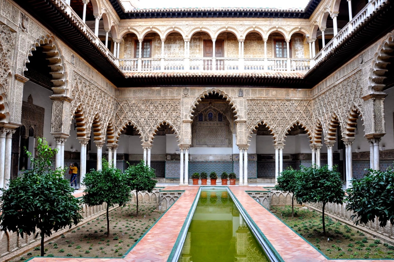 Itchy Feet Adventures: The Royal Alcázar of Seville Itchy Feet Adventures: The Royal Alcázar of Seville