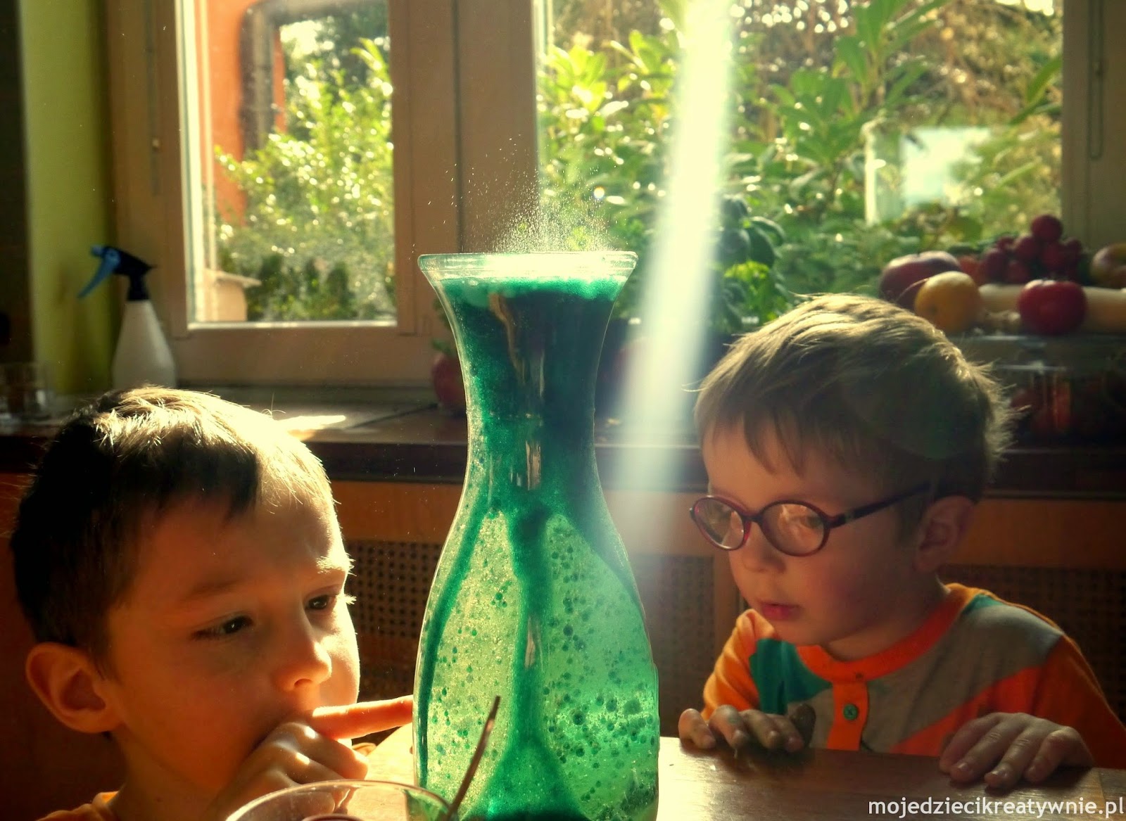 Eksperymenty dla dzieci - Moje Dzieci Kreatywnie