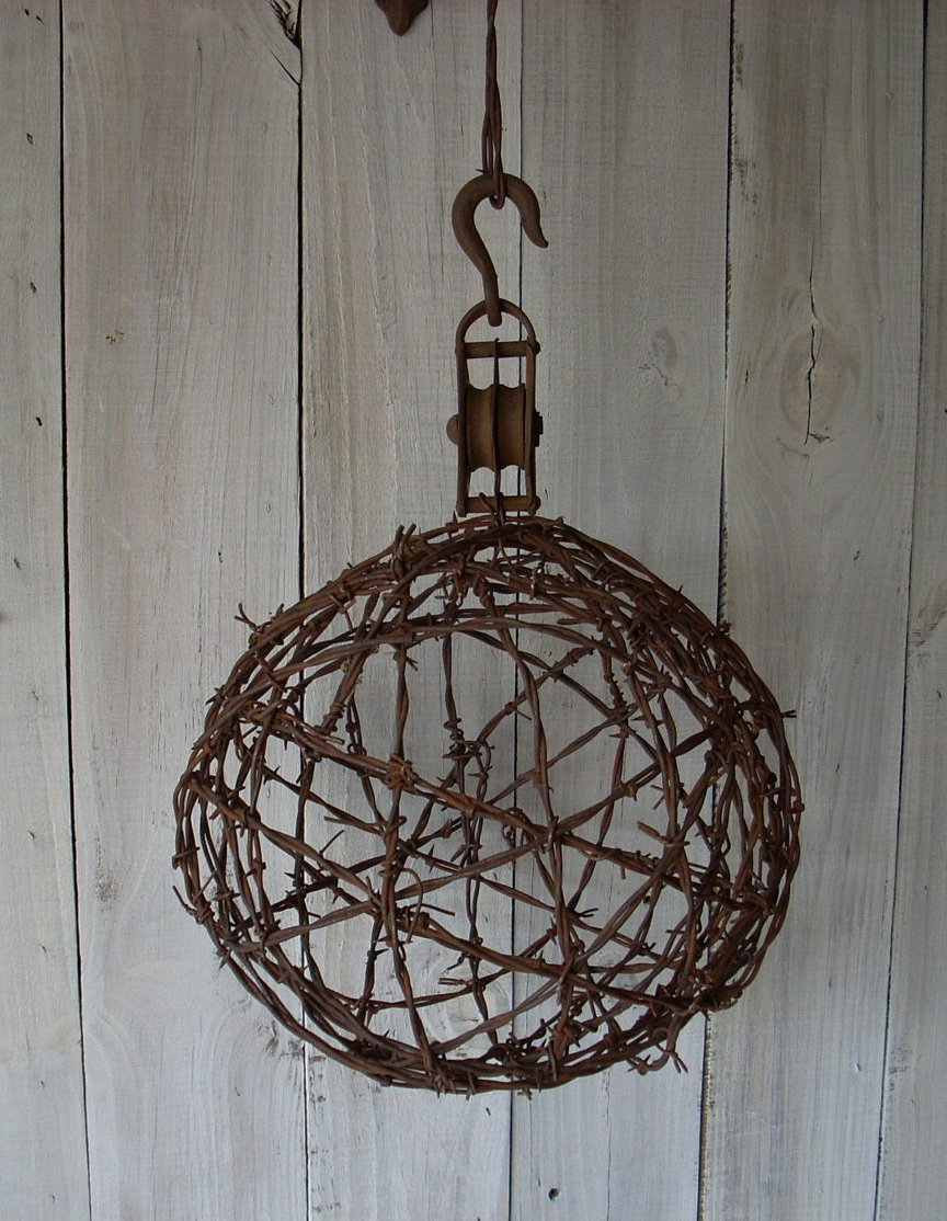 Dishfunctional Designs: Beautiful Upcycled Barbed Wire Creations Dishfunctional Designs: Beautiful Upcycled Barbed Wire Creations