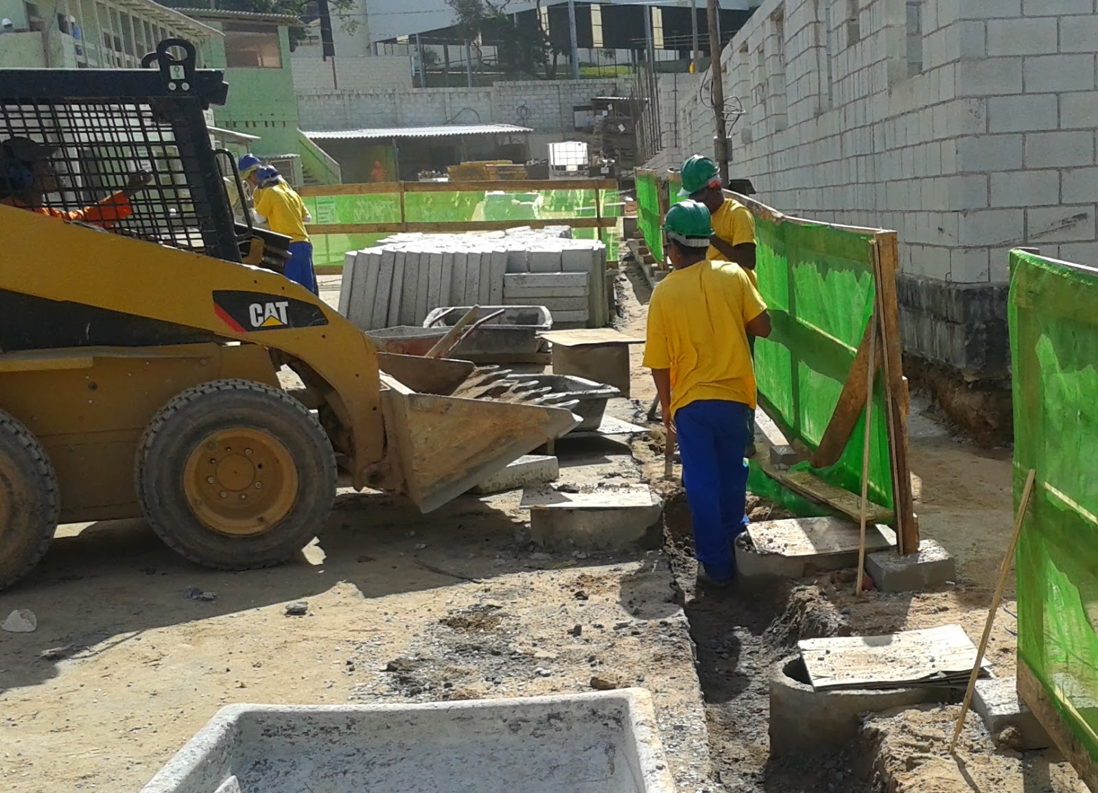 Obras de drenagem pluvial e meio-fio | Monteiro Sales Engenharia Ltda. Obras de drenagem pluvial e meio-fio | Monteiro Sales Engenharia Ltda.