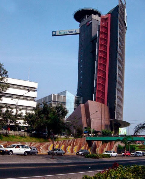 Revista La Chimenea: A propósito de Hans Hollein