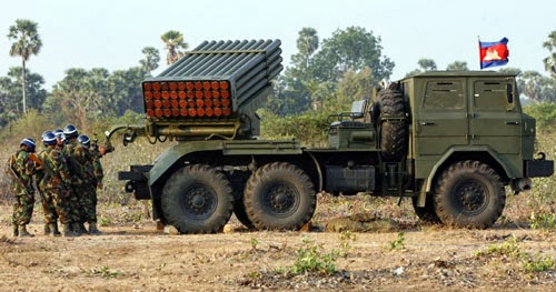 DEFENSE STUDIES: MLRS RM-70 Royal Cambodian Armed Forces Showed "100% Accuracy"