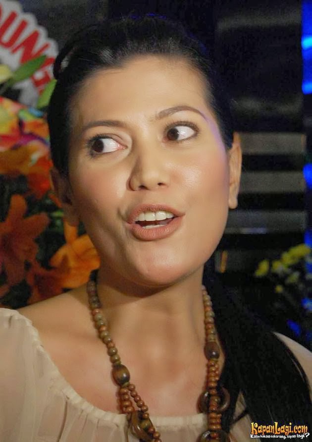 Kumpulan Foto Helsi Herlinda Terbaru 2014 | Wallpaper Gambar Foto 2014