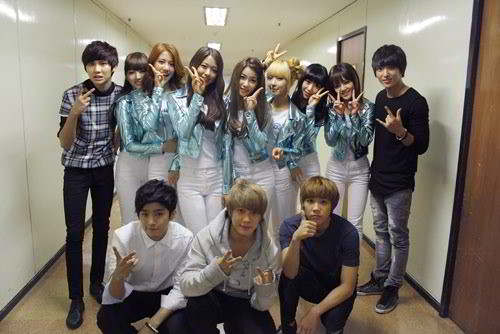 FT ISLAND MUESTRAN SER BUENOS OPPAS CON AOA