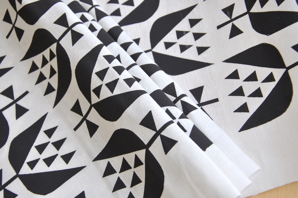 Dee Beale Mark Making Stencil Printing Onto Fabric dee-beale-mark-making-stencil-printing-onto-fabric