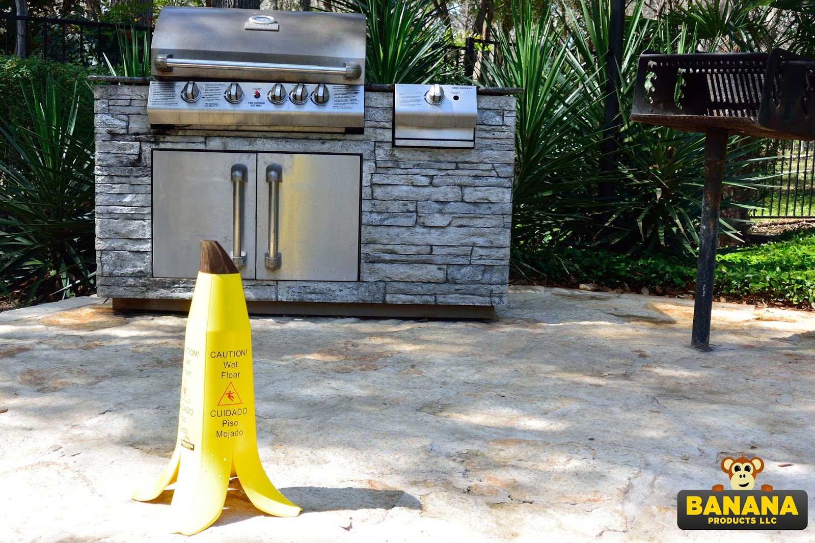 Wet Floor Sign Wet Floor Signs Shaped Like Banana Peels wet-floor-sign-wet-floor-signs-shaped-like-banana-peels