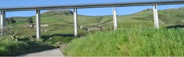 aquarius: Agrigento, crolla un viadotto, auto nel vuoto, tamponamenti ... aquarius: Agrigento, crolla un viadotto, auto nel vuoto, tamponamenti ...