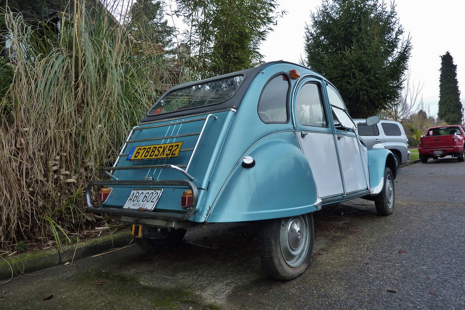 Seattle's Parked Cars: 1969 Citroen 2CV Seattle's Parked Cars: 1969 Citroen 2CV