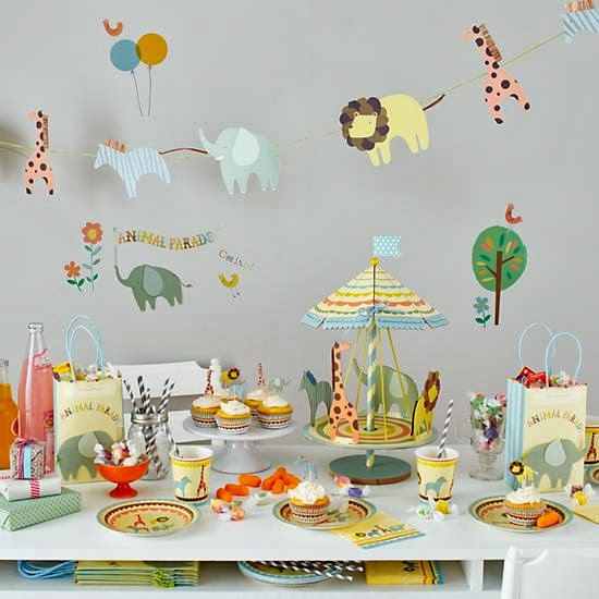 In Good Company CH: GOOD LOOKS - Animal Parade