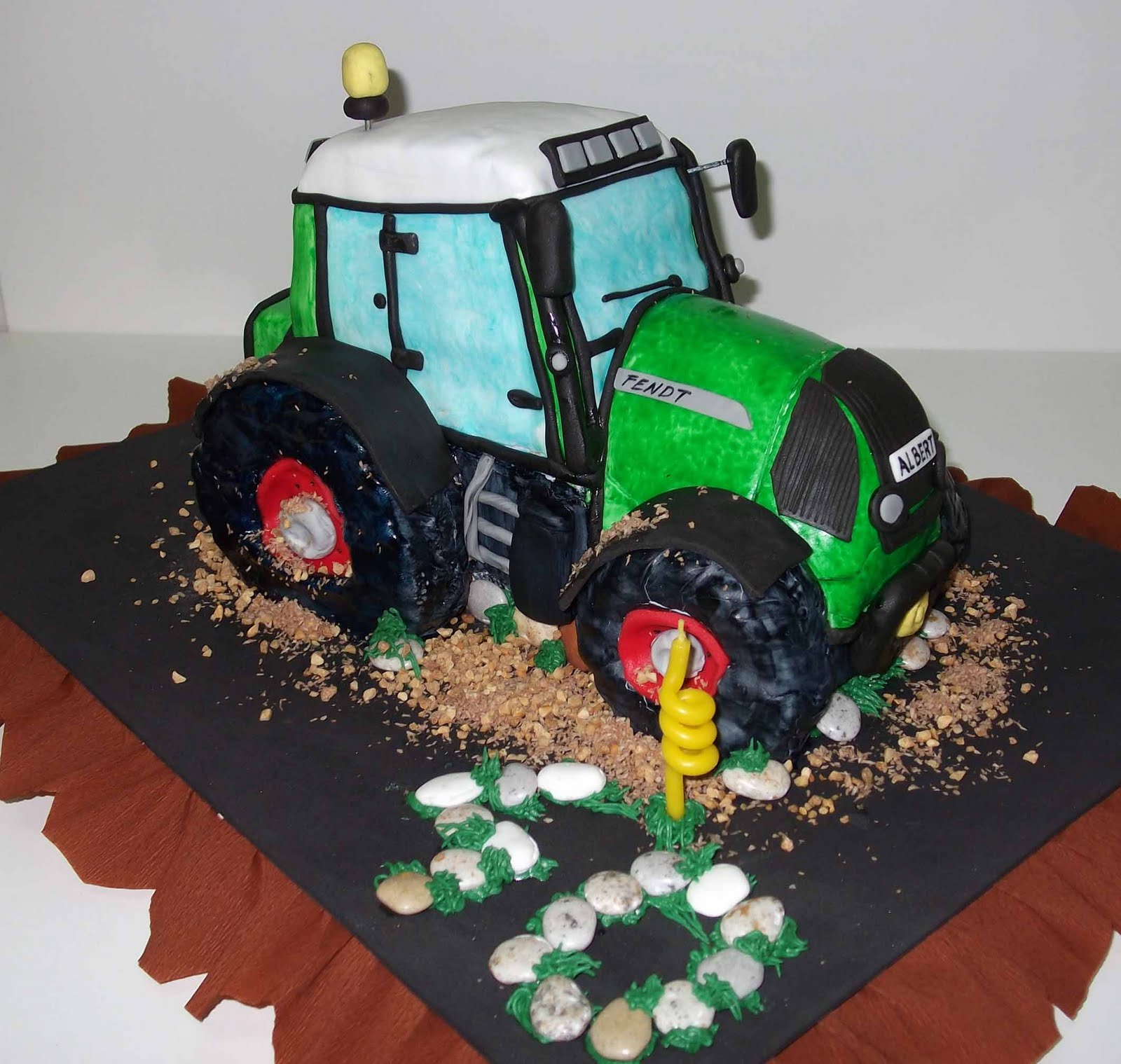 Como hacer una tarta con fondant de un tractor - Imagui
