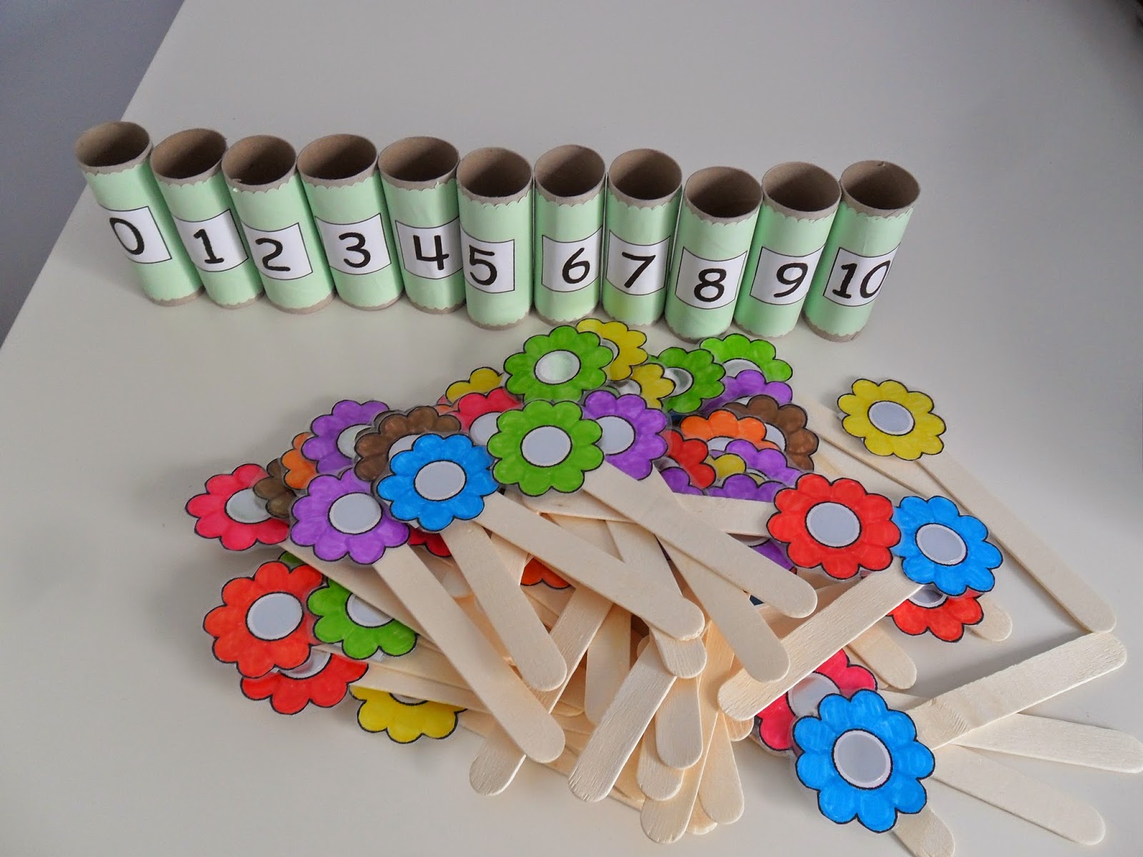 Materiales para Educación Infantil: CONTAR FLORES