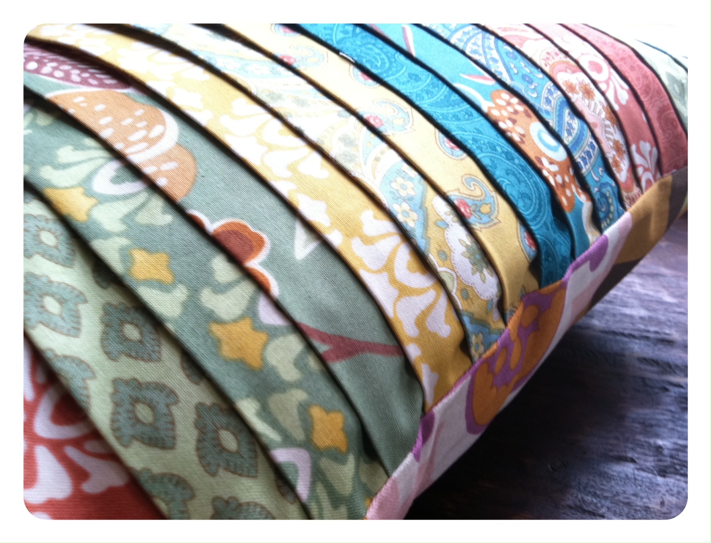 Strippy Pillow | Quilting in the Rain