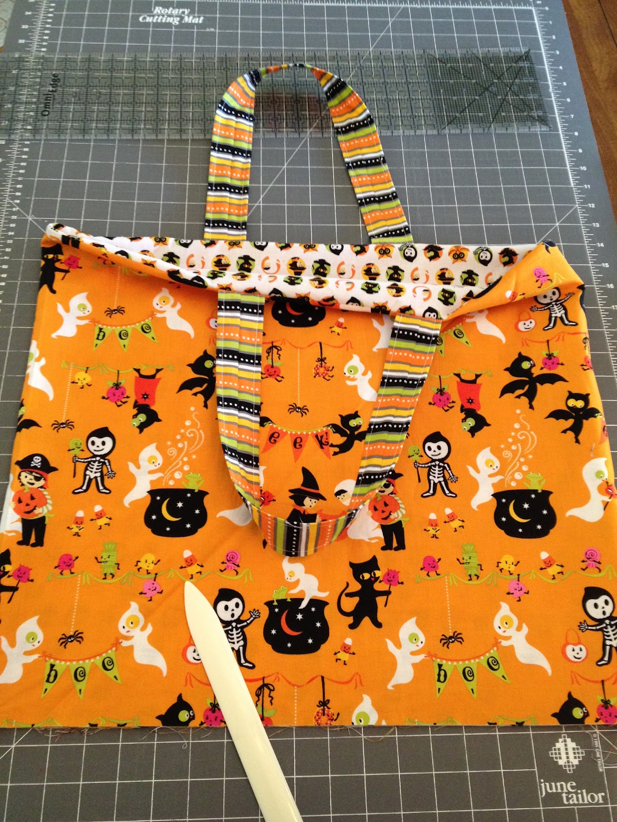 Fabric Mill Trick Or Treat Bag Tutorial fabric-mill-trick-or-treat-bag-tutorial