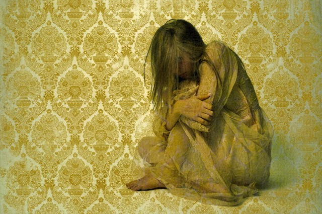 Sarah s Lives Times The Yellow Wallpaper Close Reading sarah-s-lives-times-the-yellow-wallpaper-close-reading