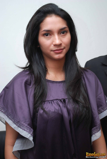 Foto-Foto Vira Yuniar ~ KUMPULAN FOTO FOTO