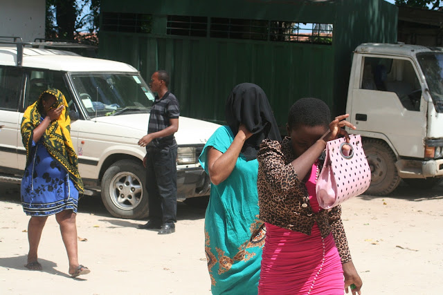 tzya kijanja: STORI ZA MJINI