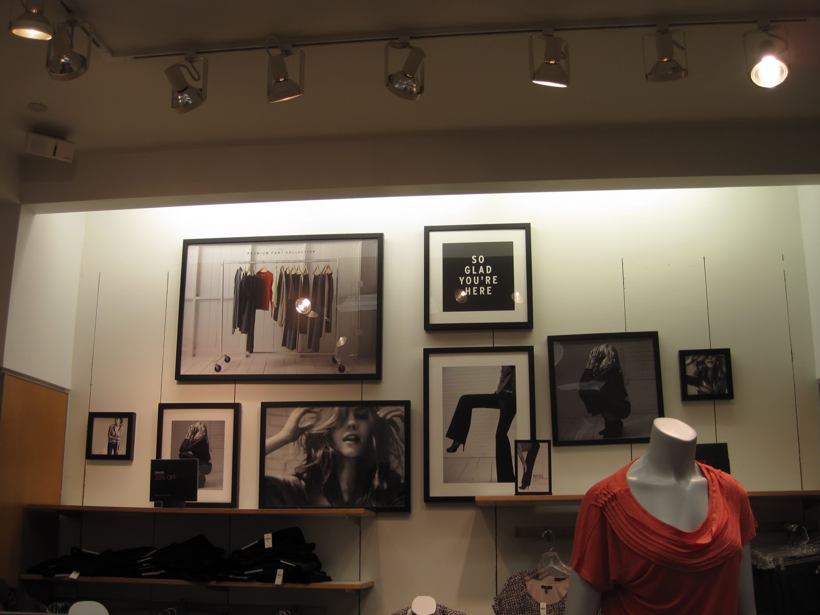Clothes Shop Interior Wall - Home Decorating Ideas Clothes Shop Interior Wall - Home Decorating Ideas