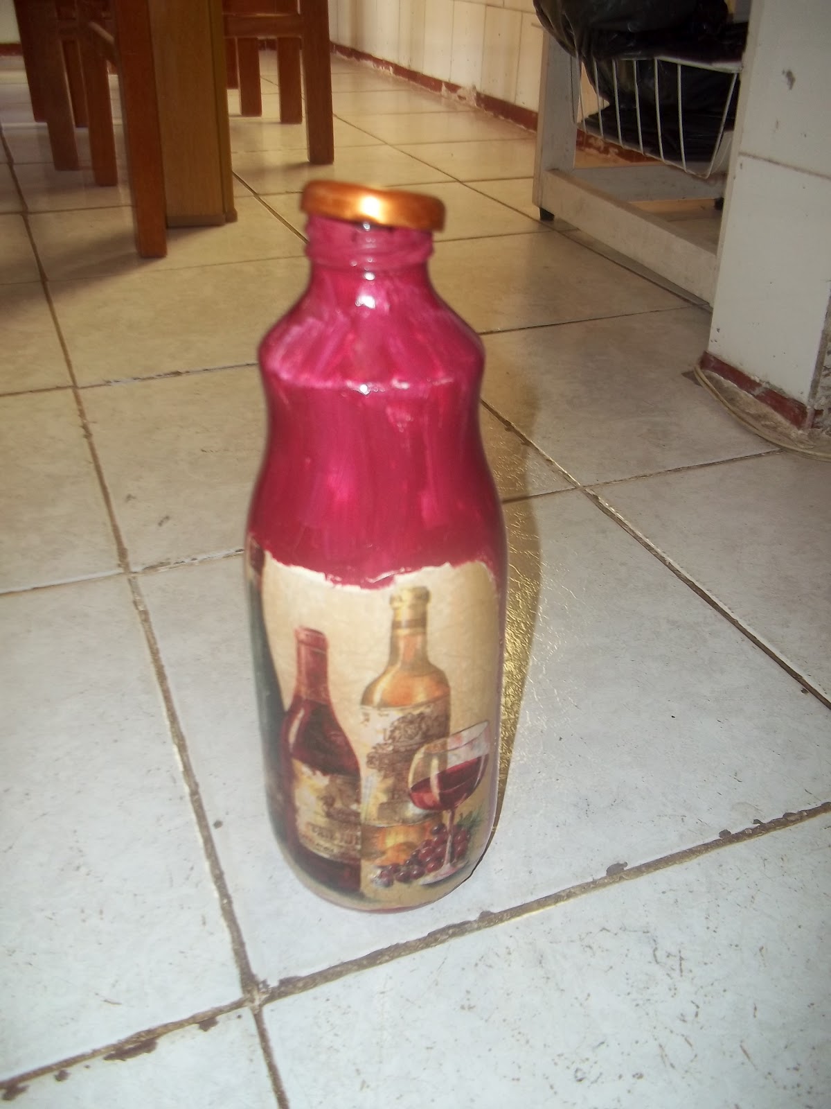Artesanatos: decopagem em vidros e garrafas Artesanatos: decopagem em vidros e garrafas