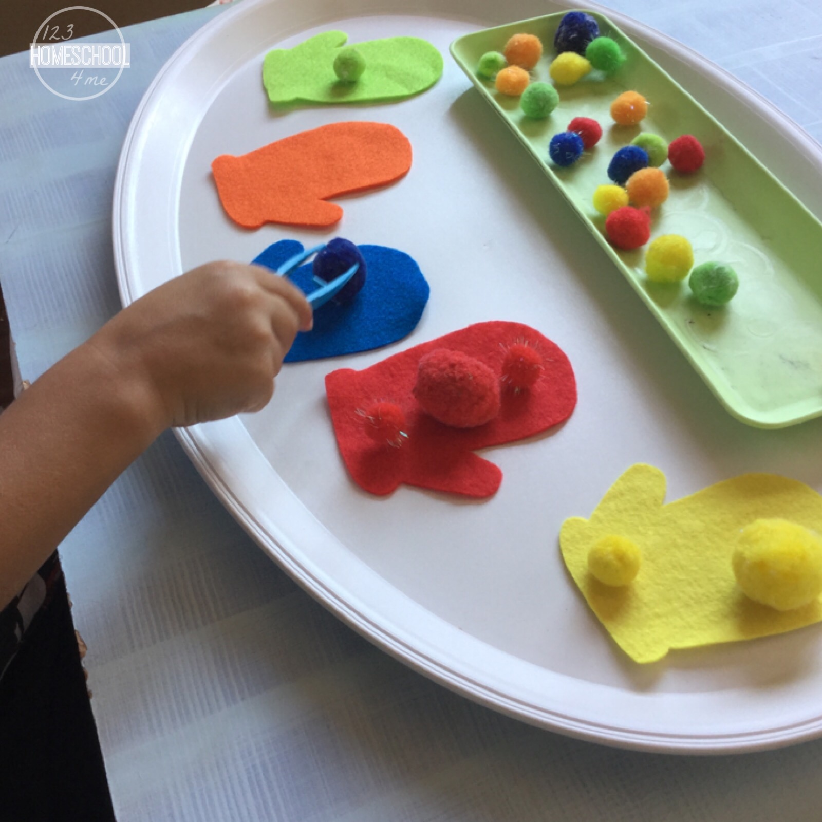 Color Sorting Mitten Activity color-sorting-mitten-activity
