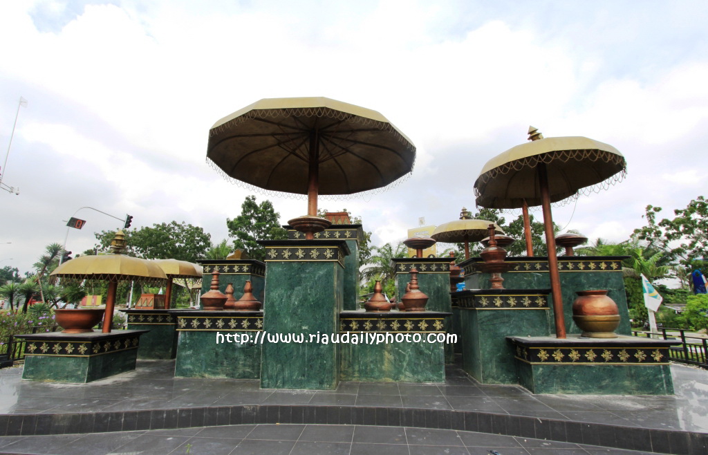 TUGU SELAMAT DATANG KOTA PEKANBARU | RIAU DAILY PHOTO TUGU SELAMAT DATANG KOTA PEKANBARU | RIAU DAILY PHOTO