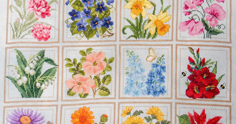 Committed Stitcher: Half A Poinsettia