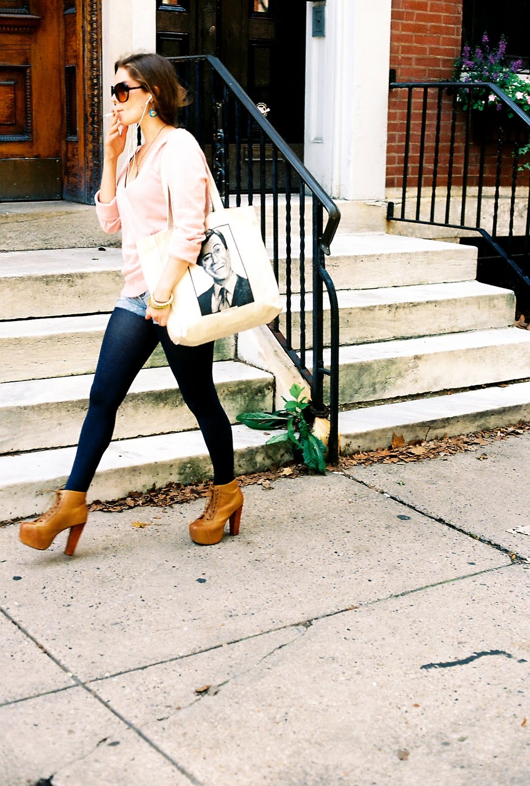 Street Gazing: Street Gazing... Smoking stroll.