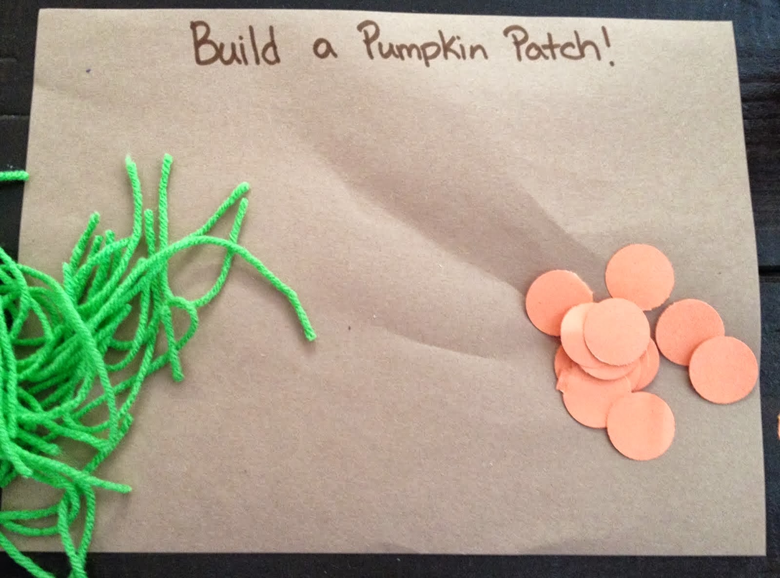 Mothering with Creativity: Pumpkin Patch Picture/Craft