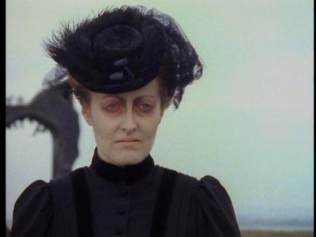 SNEAK PEEK : "The Woman In Black": What Did They See