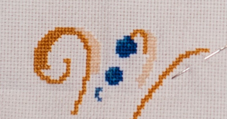 Committed Stitcher: Little Blue Circles