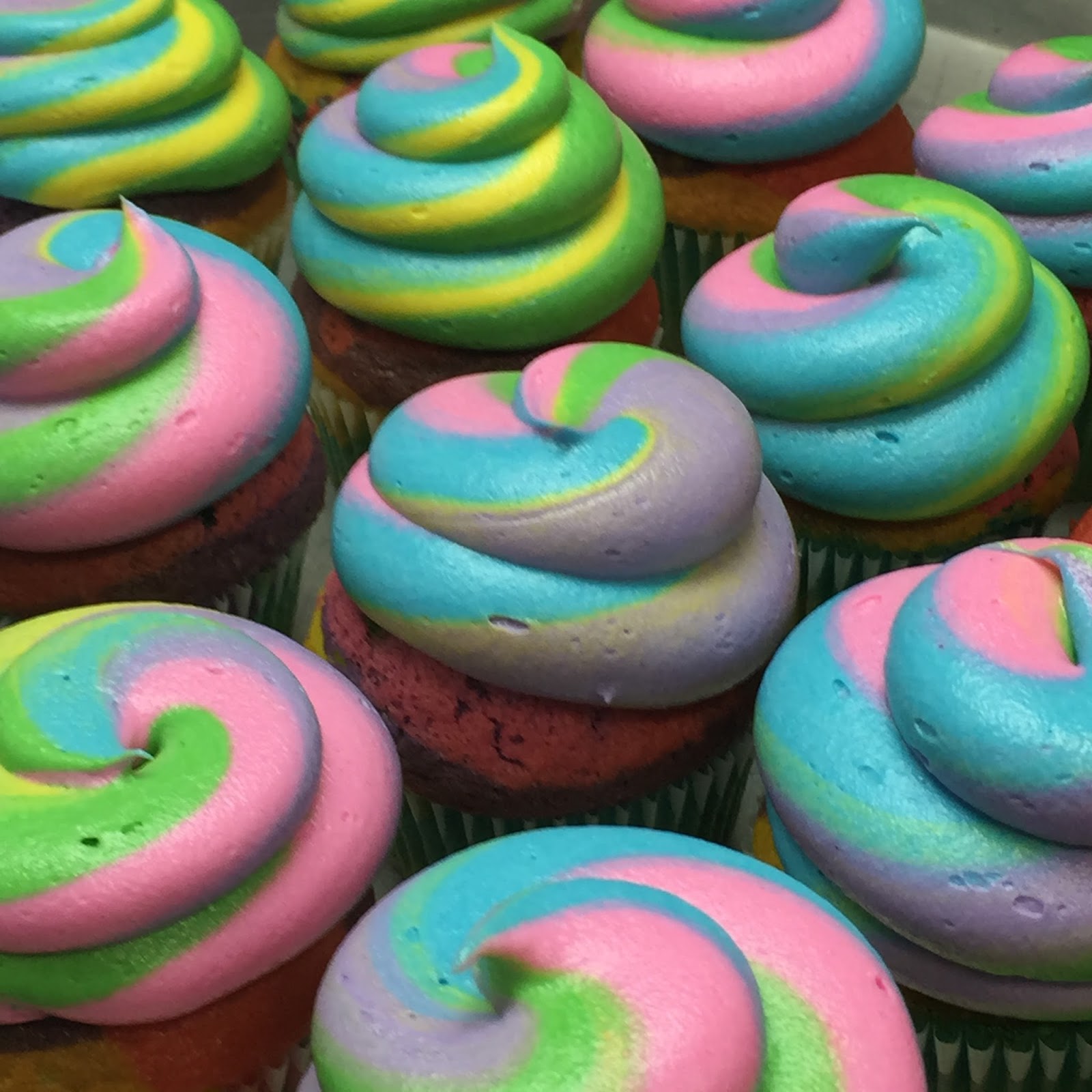 Lola Pearl Bake Shoppe Rainbow Unicorn Cupcakes lola-pearl-bake-shoppe-rainbow-unicorn-cupcakes