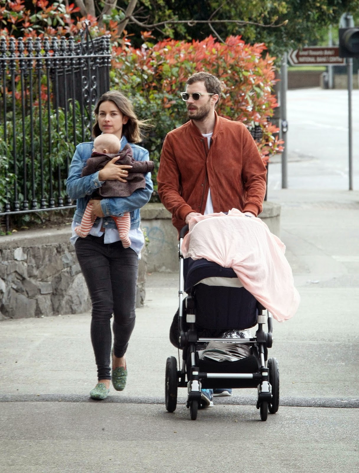 Jamie Dornan Fans: New HQ Untagged Pictures of Jamie with his family at ... Jamie Dornan Fans: New HQ Untagged Pictures of Jamie with his family at ...