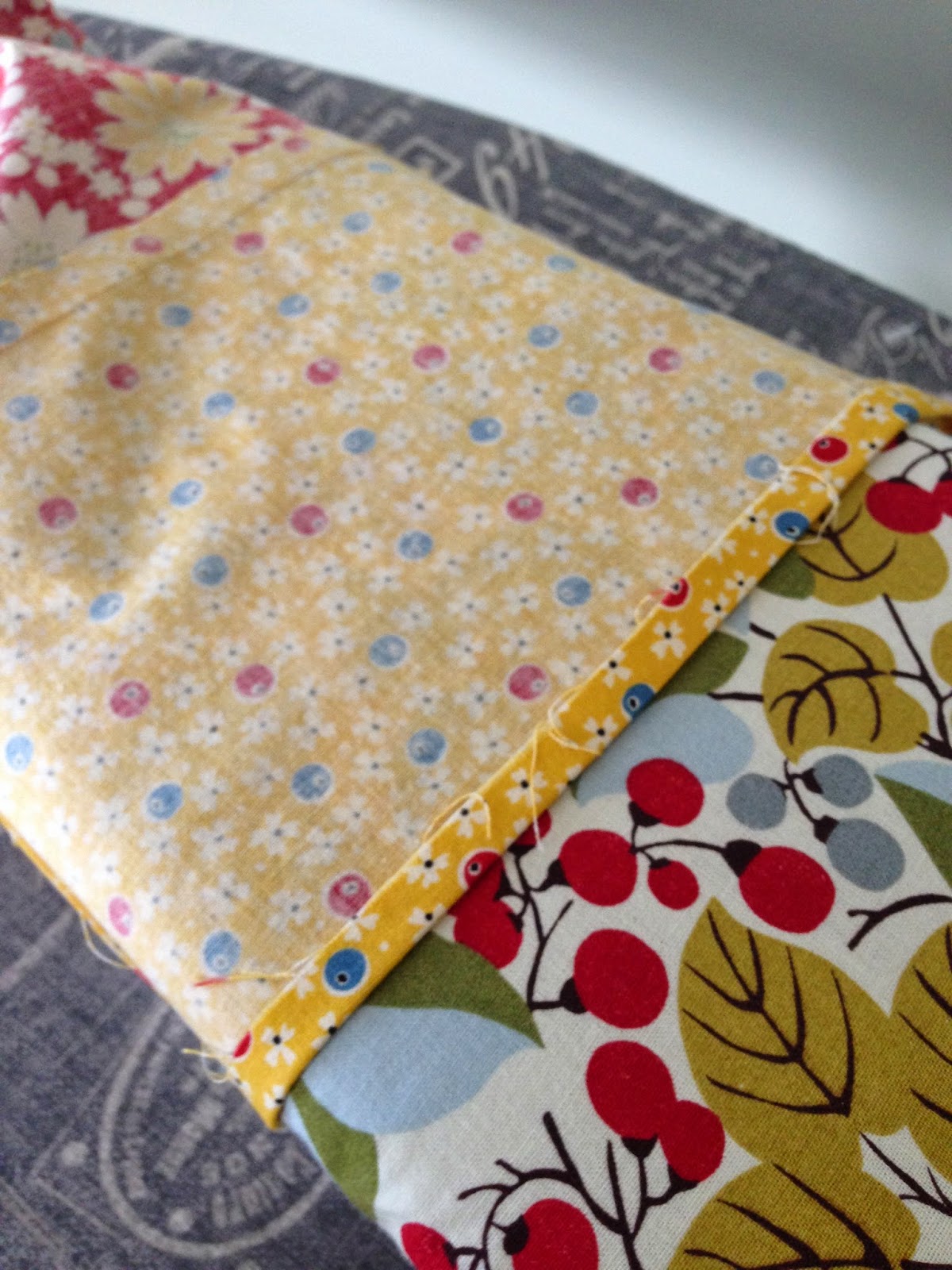 Sew Inspired Handmade Love Plastic Bag Holder Tutorial sew-inspired-handmade-love-plastic-bag-holder-tutorial