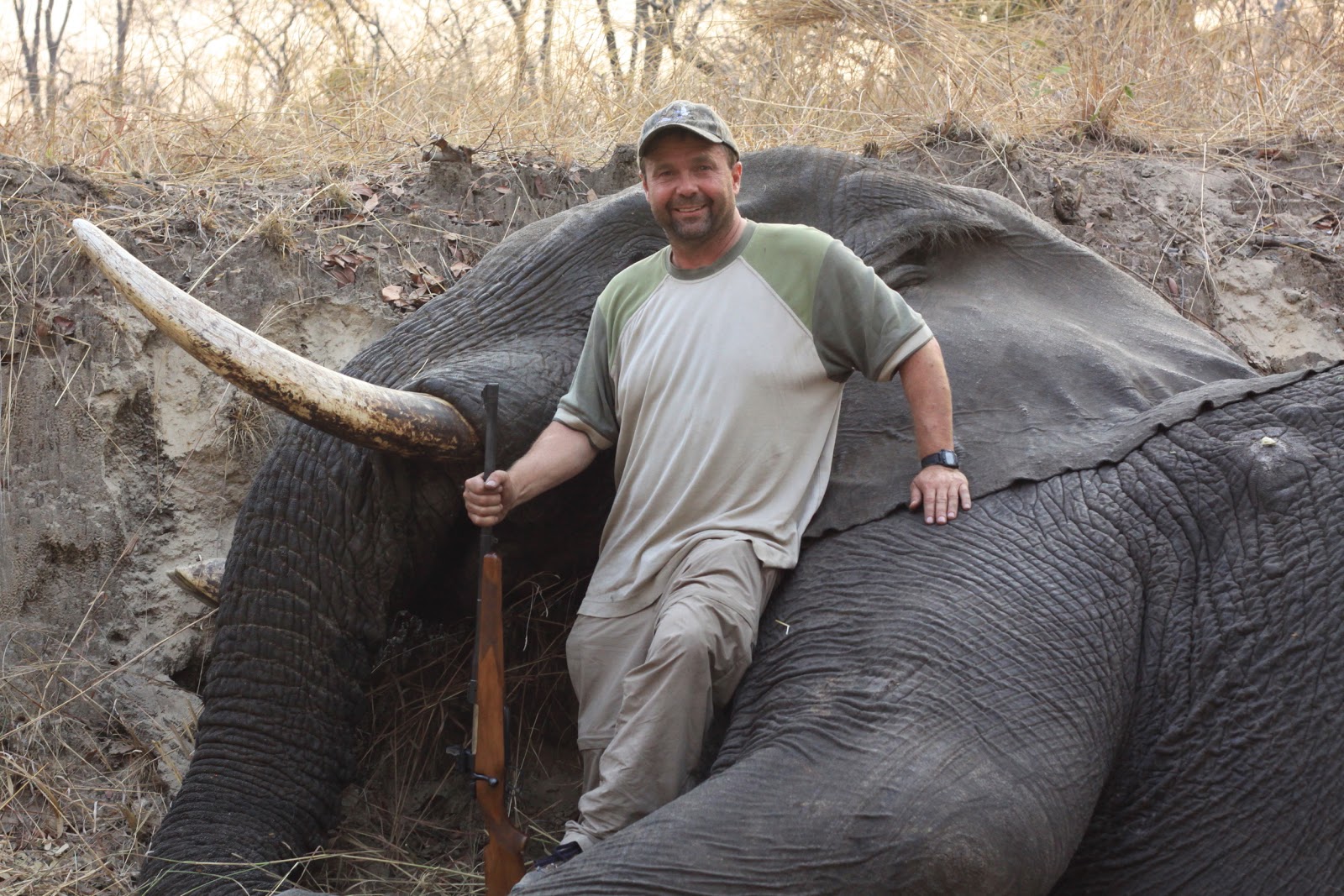 45-70 Levergun: Marlin 45-70 Guide Gun takes on Cape Buffalo 45-70 Levergun: Marlin 45-70 Guide Gun takes on Cape Buffalo