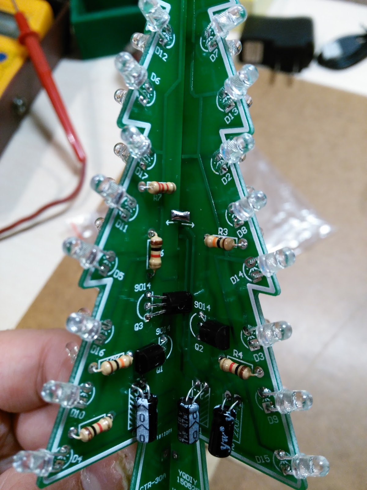 El cajón de Arduino: Review: kit Árbol de navidad LED (montaje incluido)