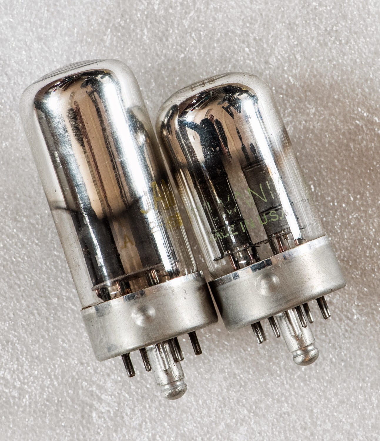 VinylSavor: Tube of the Month : The 7N7
