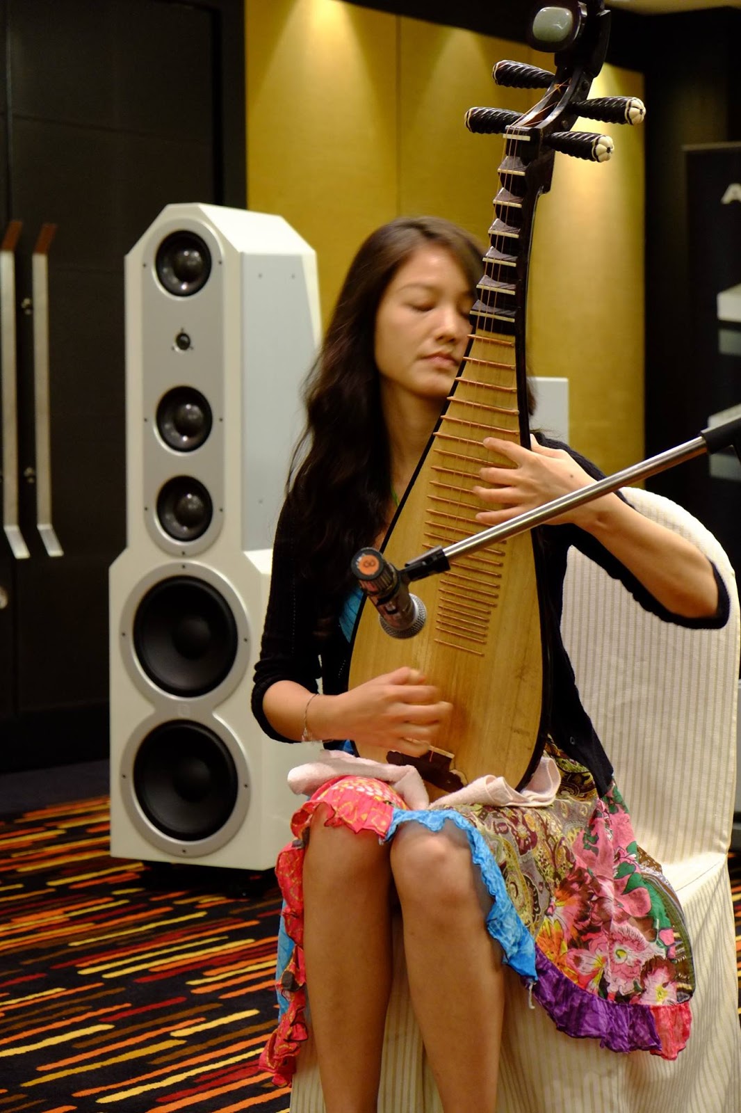 Pipa Mini Concert By Pe-Ju Lien In BAV HIGH END 2015 – M & S | Ultimate High-Fidelity