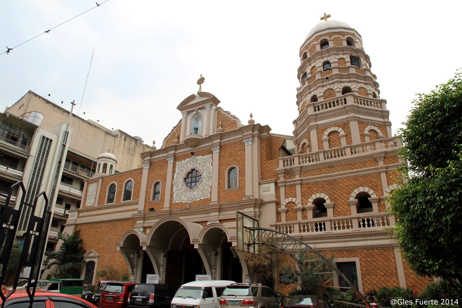 Explore.Dream.Discover: Explore Sta. Cruz Church, Manila Explore.Dream.Discover: Explore Sta. Cruz Church, Manila