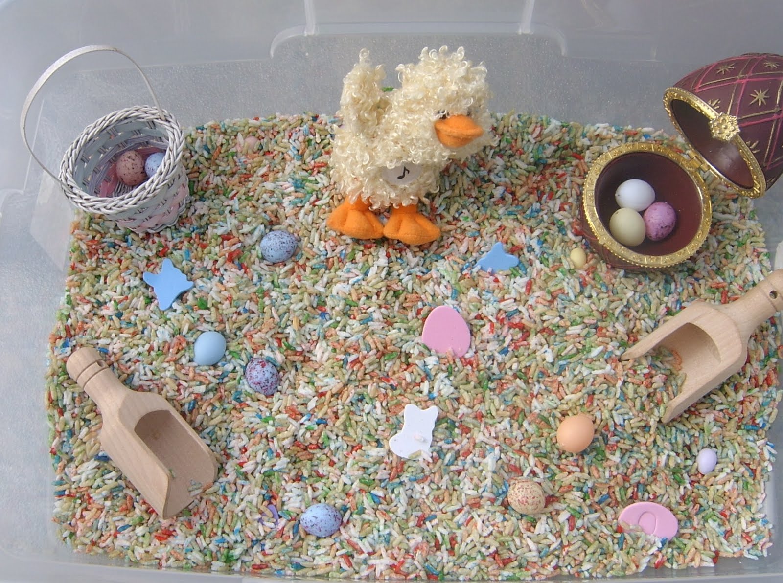 JADA ROO AND HER BROTHER TOO: Mid April Sensory Bin