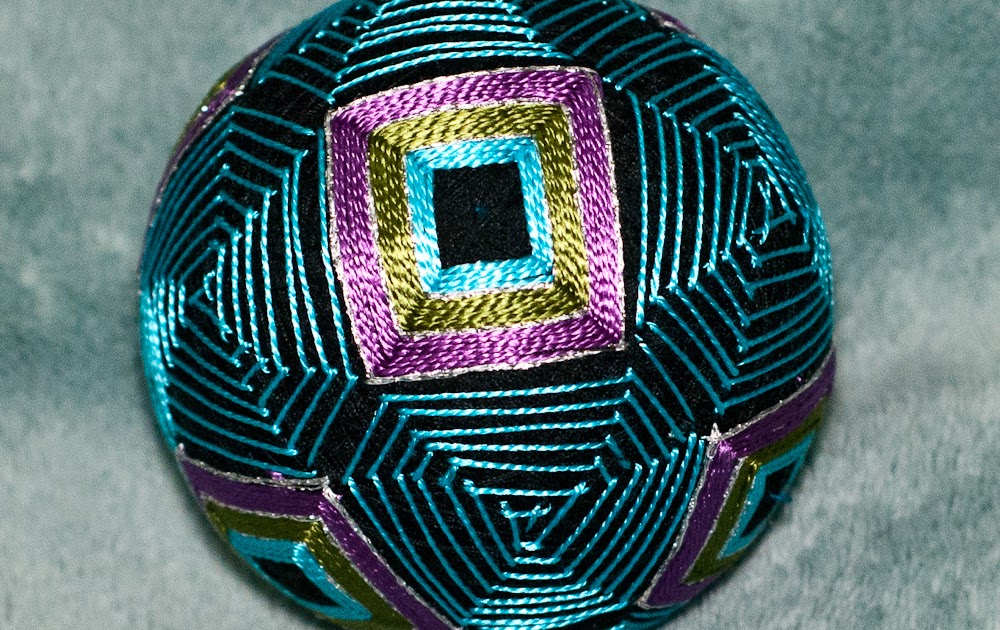 Committed Stitcher: Square on Temari