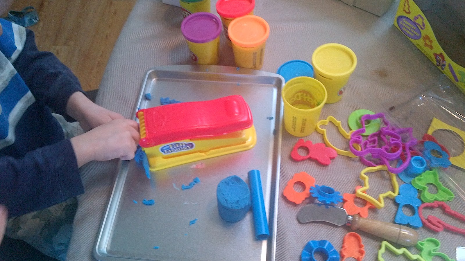 Preschooler Busy Hands Busy Bag Ideas Playdoh With Mats preschooler-busy-hands-busy-bag-ideas-playdoh-with-mats