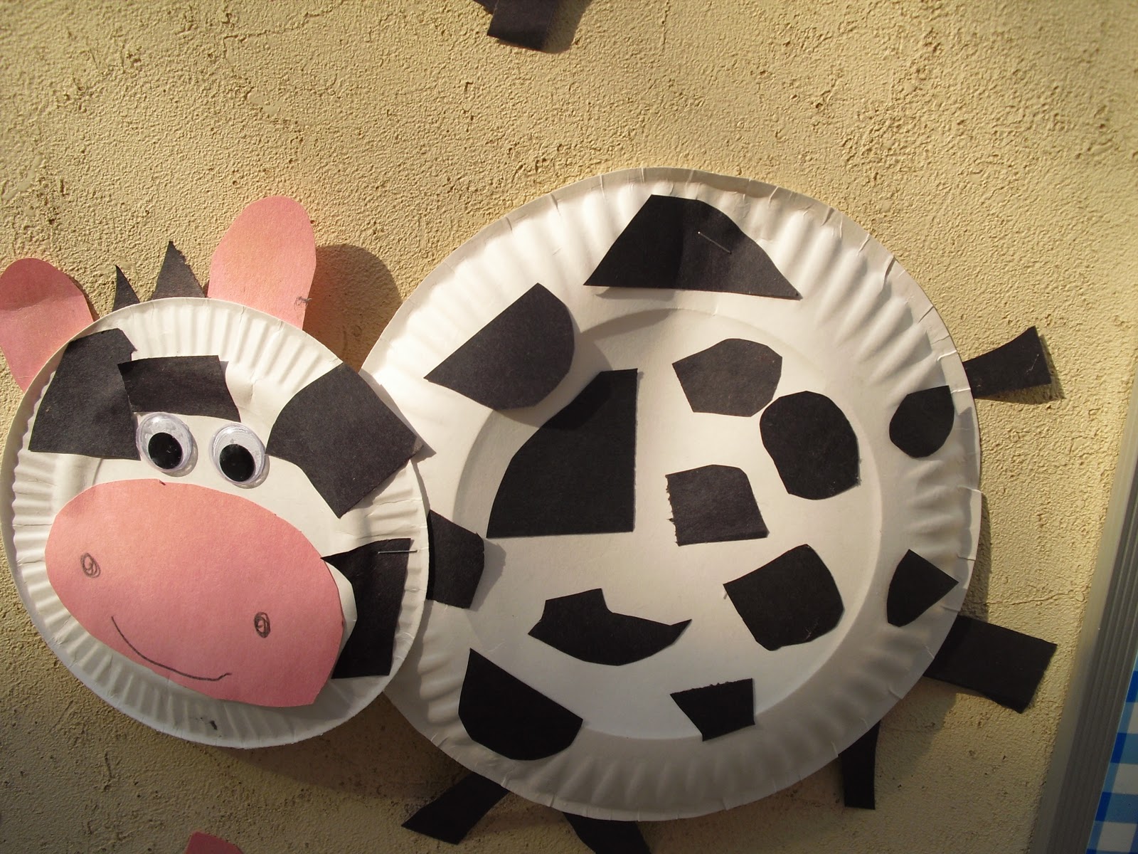 Cow.JPG (1600×1200) | Farm preschool, Cow craft, Preschool crafts