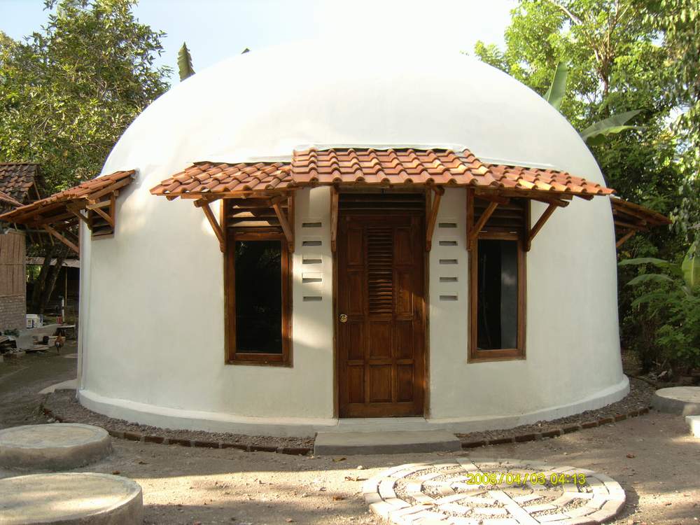 Angga Hudayana: Rumah Dome Tahan Gempa - Jogjakarta