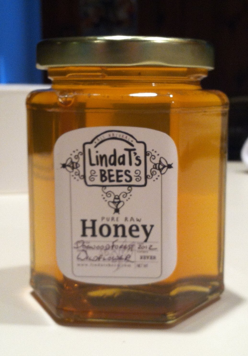 Linda's Bees: Linda T's Bees - We're Selling Honey! Linda's Bees: Linda T's Bees - We're Selling Honey!