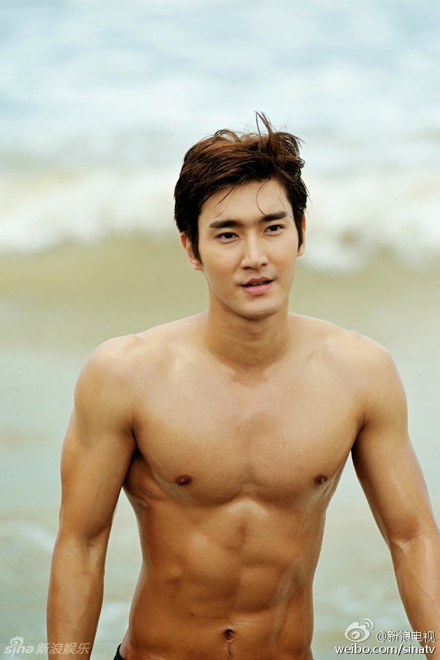 Siwon de Super Junior muestra su abs bien formados en 'Fall in Love with You Again' | Kpop Replay