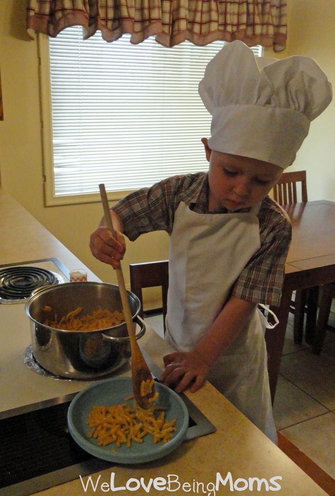 We Love Being Moms Child s Chef Hat And Apron Tutorial we-love-being-moms-child-s-chef-hat-and-apron-tutorial