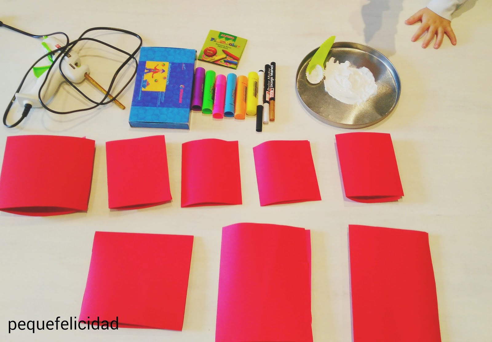 PEQUEfelicidad: ACTIVIDADES NAVIDEÑAS MONTESSORI PARA ESTIMULAR LA ...