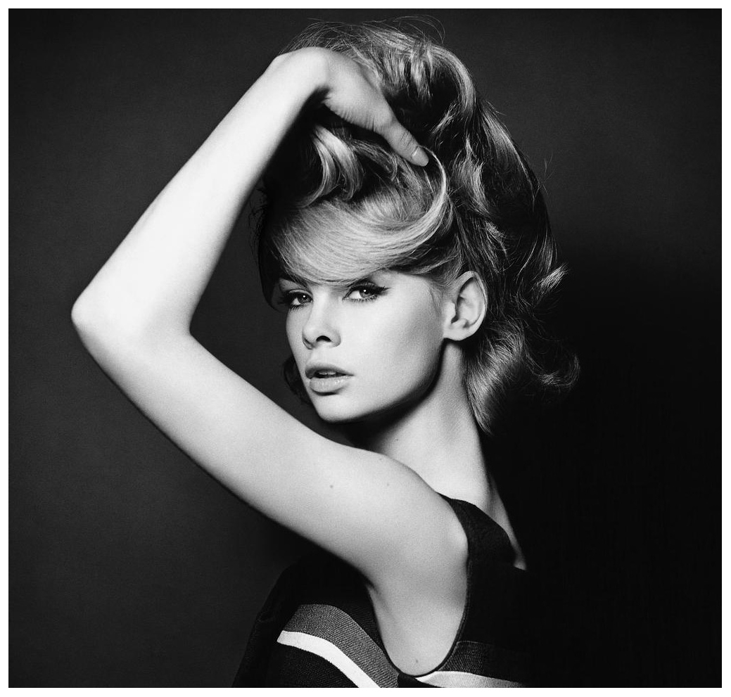 YOUNG PHOTOGRAPHER OF THE YEAR : David Bailey