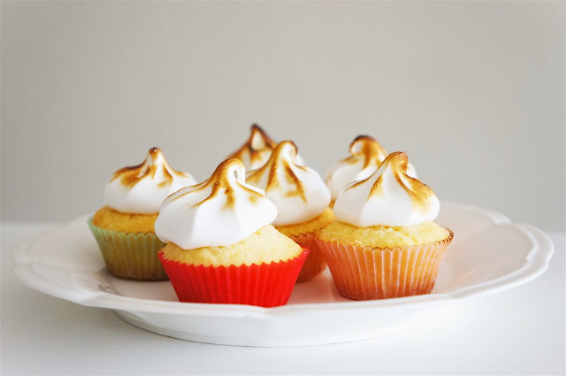 Itsy Bitsy Lemon Meringue Cupcakes | Cakelets & Doilies