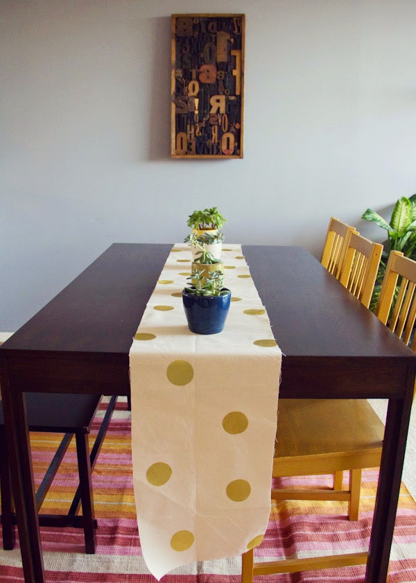 Goodwill Tips 7 DIY Table Runner Ideas goodwill-tips-7-diy-table-runner-ideas